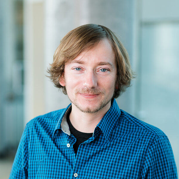 Avivo company: Our leaders and experience